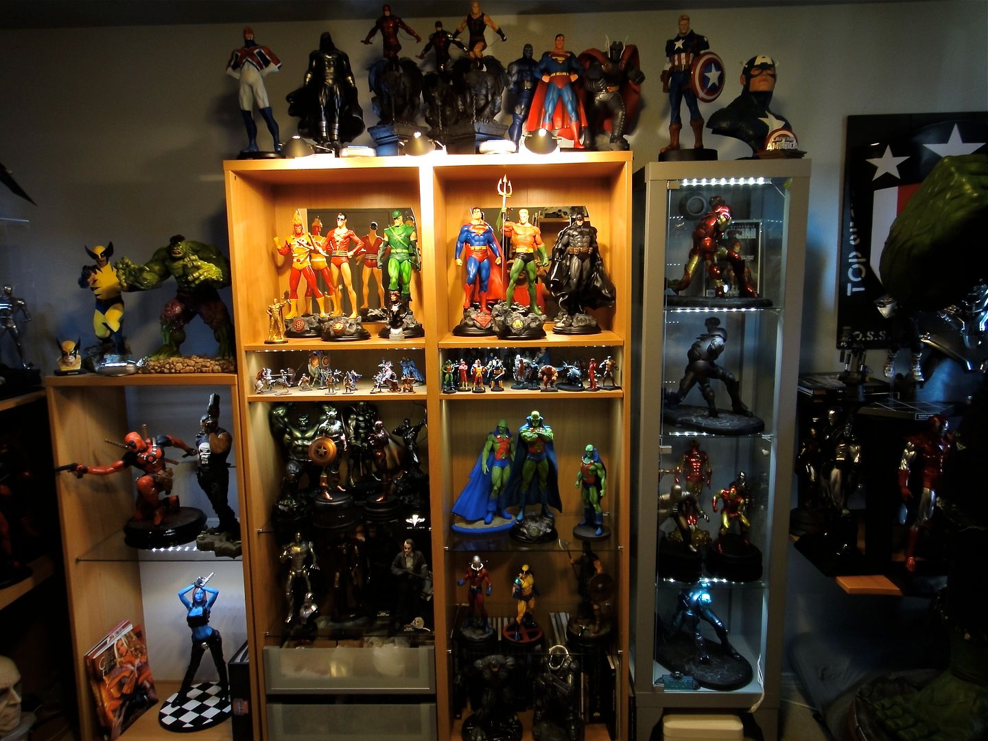 Post a pic of your favorite Sideshow display/set-up! - Page 2 - Statue ...