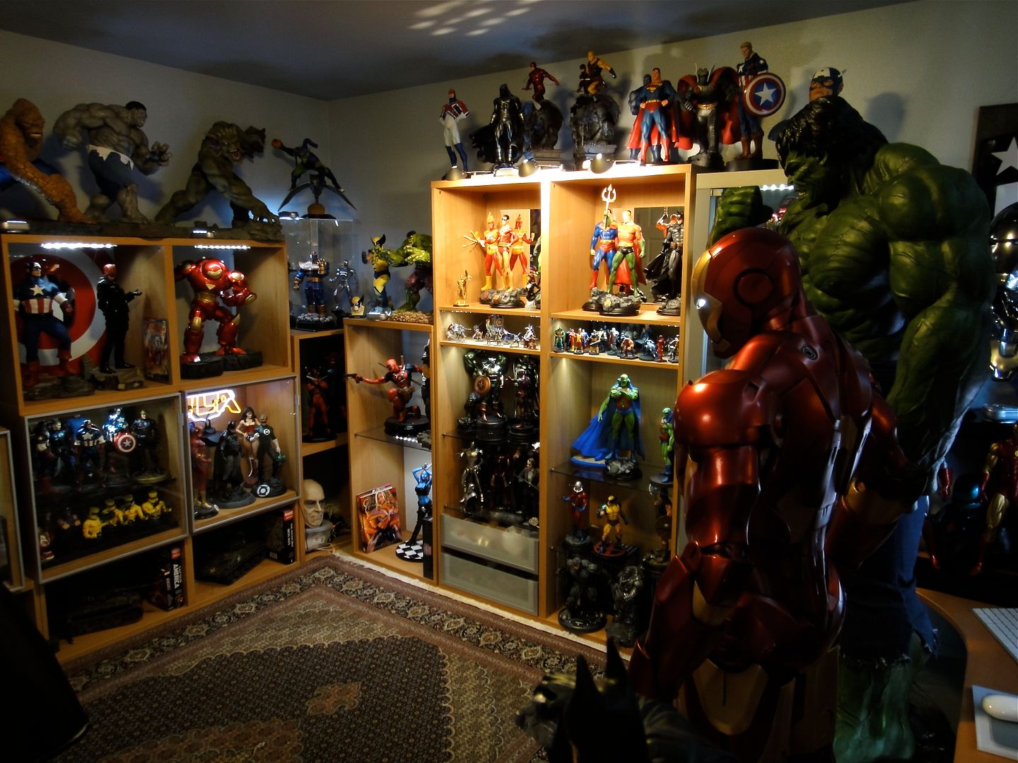 Post a pic of your favorite Sideshow display/set-up! - Page 2 - Statue ...